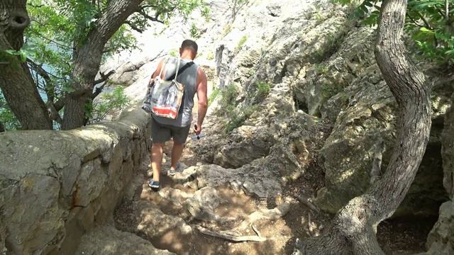 Самые невероятные места Крыма. Сквозной грот. (Новый Свет. Мыс Капчик (Пещерный)).