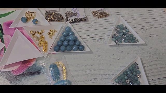 Комплект из аквамарина на юбилей. Браслет, серьги и брошь.