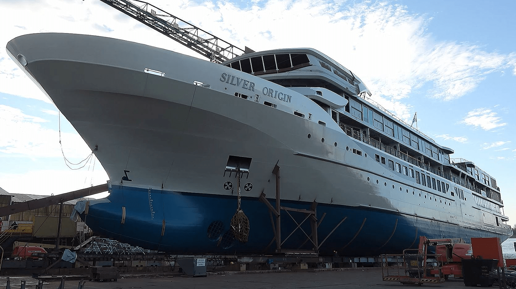 Спуск судна «Silver Origin» на воду