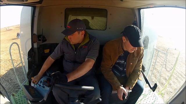 CLAAS TUCANO 570 с жаткой CLAAS MAXFLEX 930 в Приморском крае