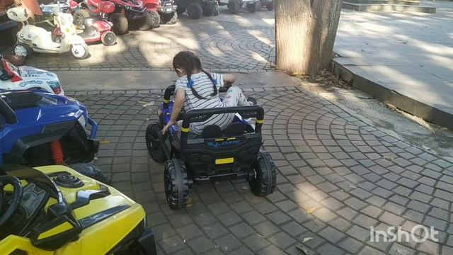 весёлые машинки: 50 рублей, и хоть весь день катайся