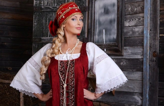 Есть женщины и в сказках, и в былинах... Автор текста  Макарова Наташа. Стихи.