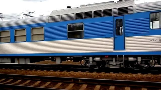 Служебная автомотриса АЧ2-087 (ТЧЭ-2) следует резервом по 3-му гл. пути ст. Кусково.