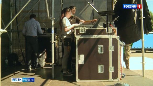 Арина за работой =)