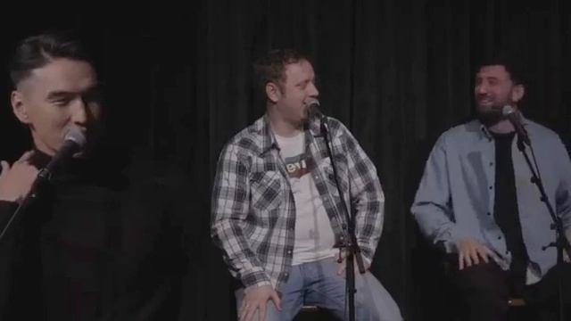 Вы ребятки .что перекурили?Зажрались?Поплыли?Касит лиловым глазом...Ональны...