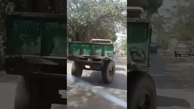 зато едет!!)))