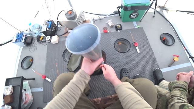 Лучше утро с ЛЕЩЕМ,чем с зубной щеткой! Закорм Огромной Кормушкой! Зимняя рыбалка на Волге!