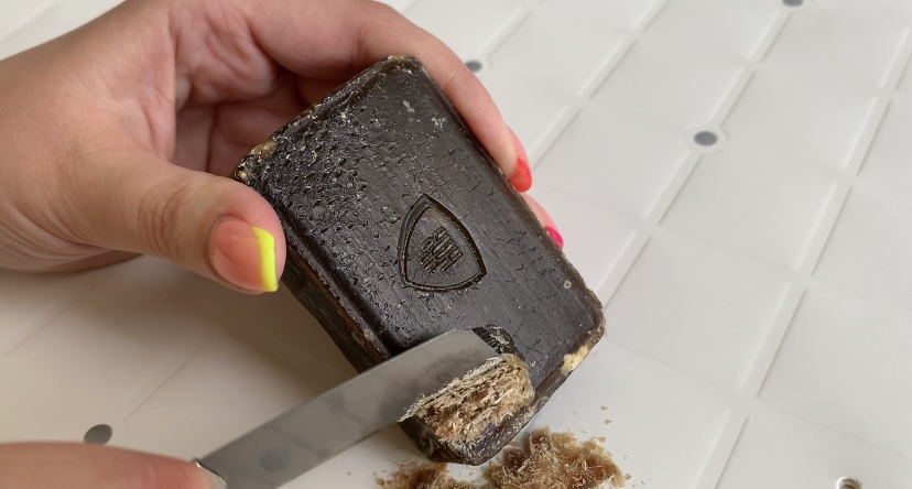 Резка мыла на столе. Винтажное Дегтярное мыло. #асмр #asmr #drysoap