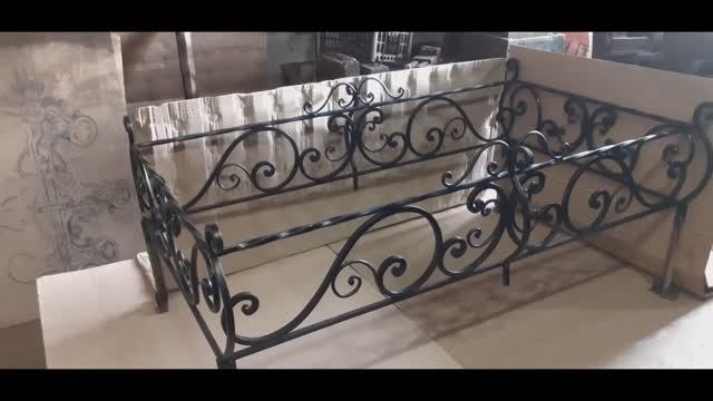 КОВАНЫЙ  КРЕСТ  +  ЦВЕТОЧНИЦА