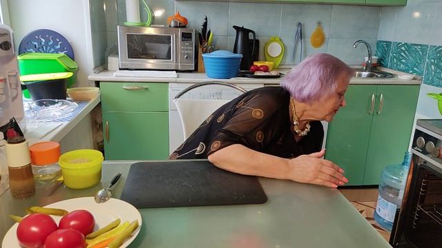 Куриные бёдра овощное рагу салат