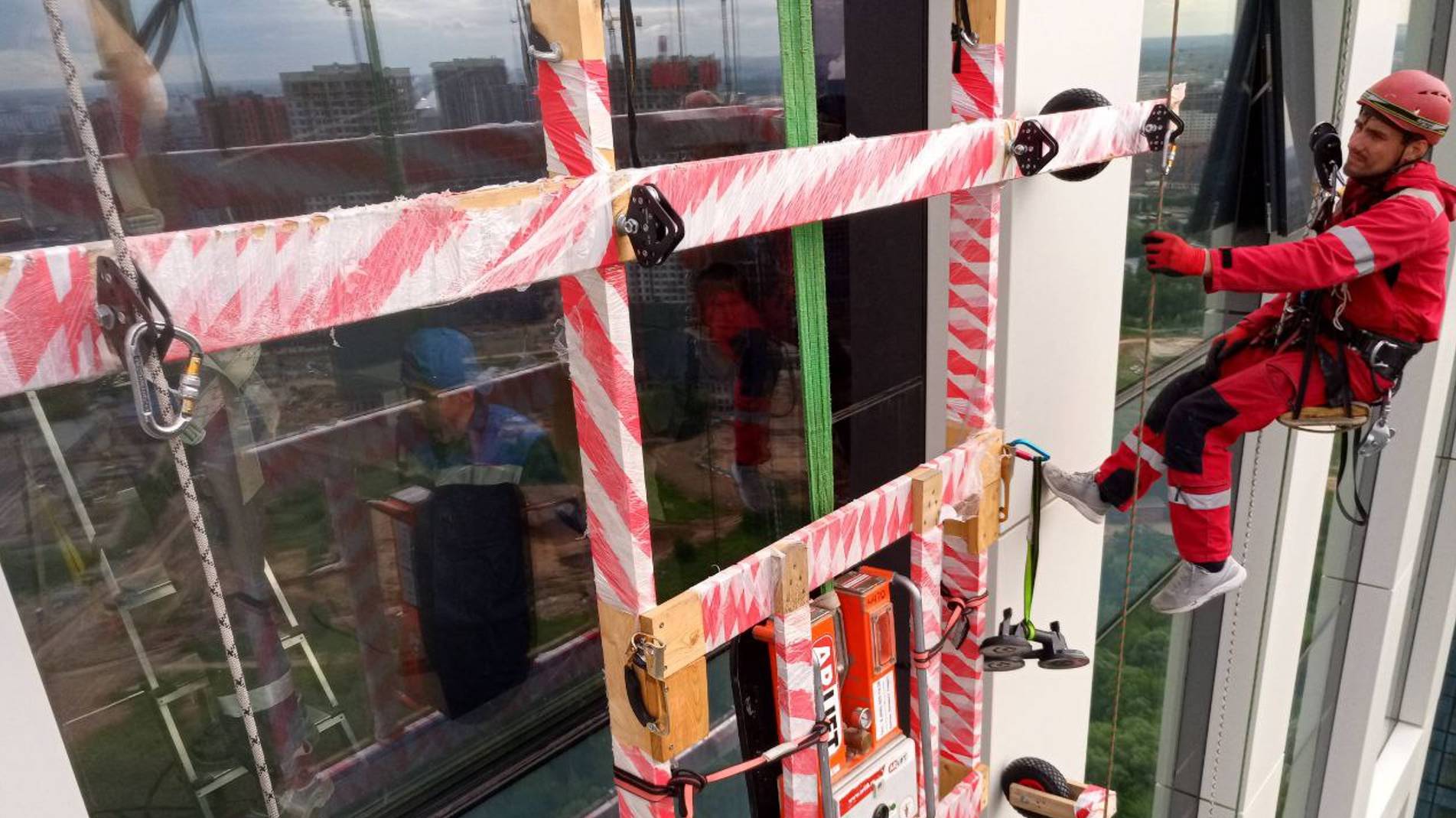 Стеклопакеты. ЖК Небо