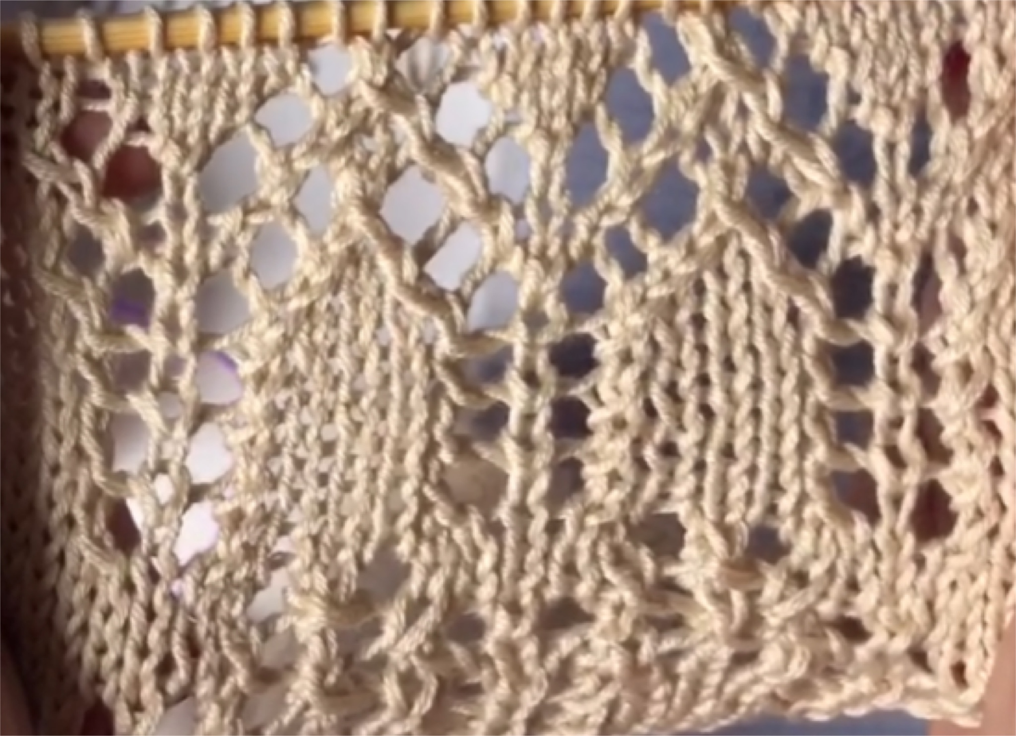 Очень красивый узор спицами. Узор спицами легкий в исполнении  Схема узора. МК узора спицами (1).mp4