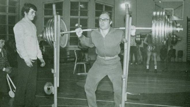 Почему так много времени уделяете физическим упражнениям?