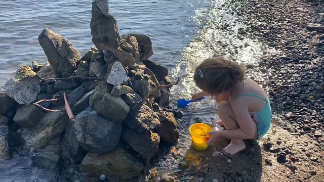 Нина на море