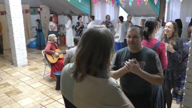 Танец "Кирие Элейсон"