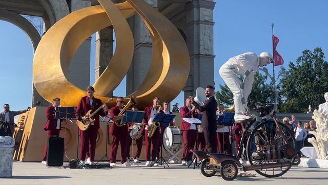 Последняя Электричка - Оркестр п/у Владимира Яцкевича / ВДНХ 85 лет