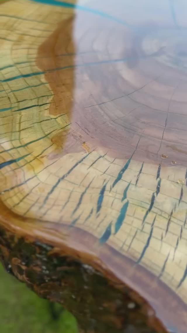 Стол из спила акации и эпоксидки