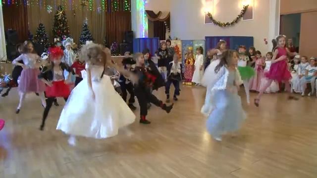 ТЭЛ Новороссийск. Танец 2а класса на Новый год 2016-2017