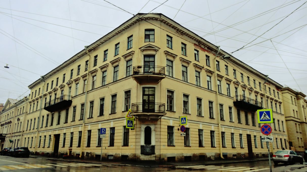 Дом "Раскольникова" в Петербурге. ул. Гражданская, 19/ Столярный переулок, 5.