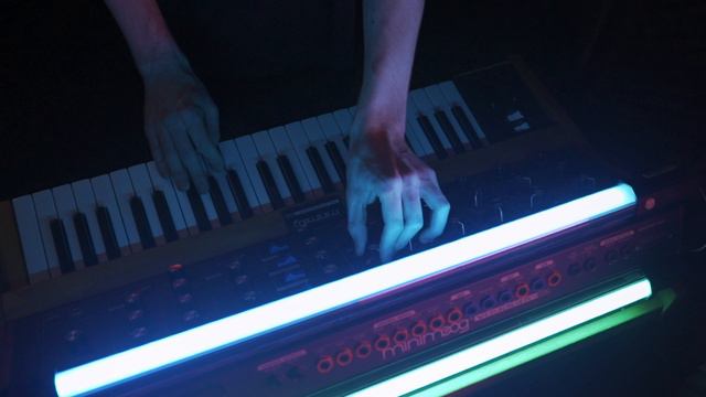 Пример создания музыкального трека на аналоговом синтезаторе