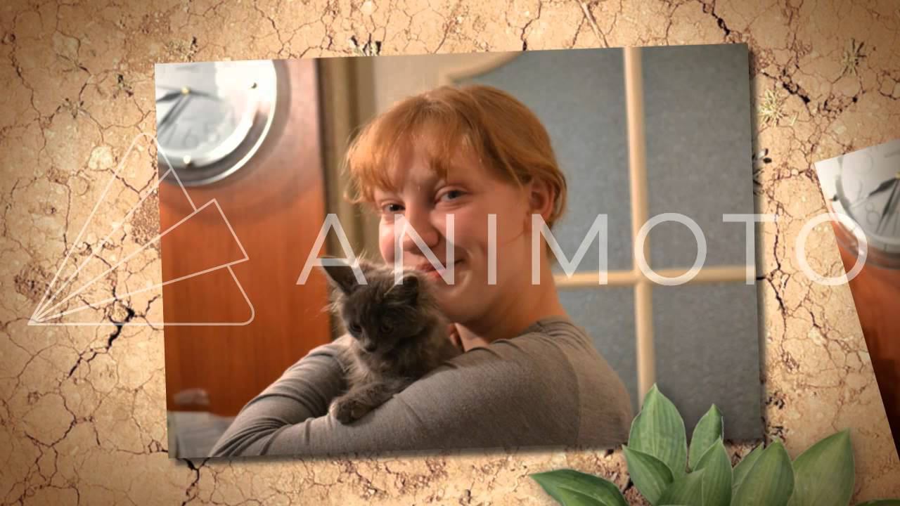 Катя и котенок Пуся. Их первое знакомство!