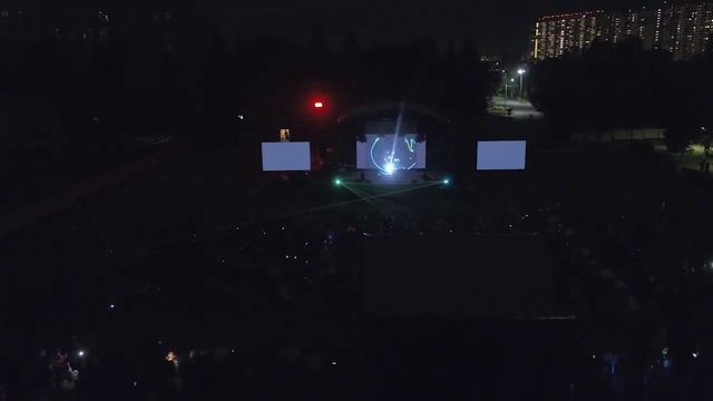 Видеопроекция на большой экран, лазерное шоу и лазерный гидрофлайт.