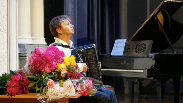 Игорь Завадский. Киевский вальс (Платон Майборода). Киев, Дом актера, 15.09.2018.mp4