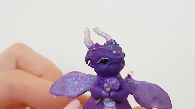 Статуэтка ручной работы под заказ. Фигурка игрушка дракон Фиолетовая берегиня из полимерной глины.