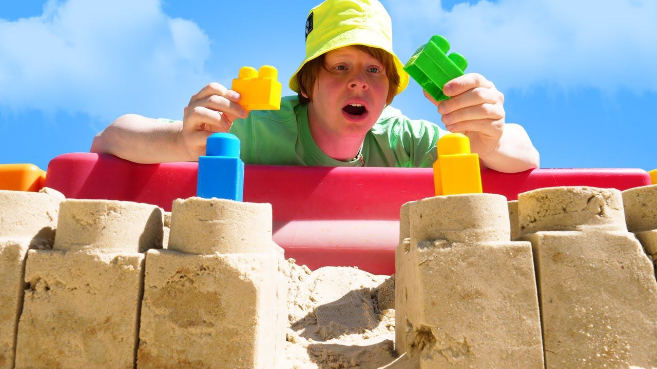 Моя Песочница: конструктор лего и гидрофобный песок! Развивающие видео и видео для малышей