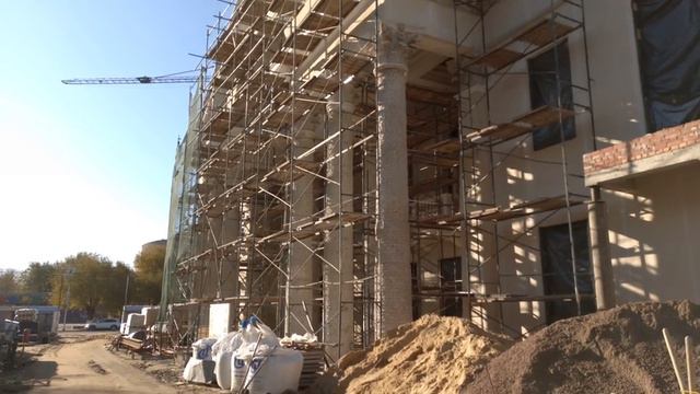 Театр кукол в лесах ремонта