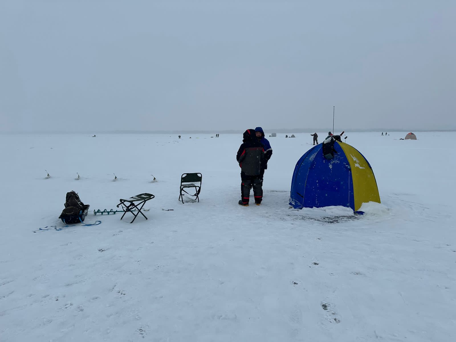 Корюшка крупная и клёв отличный. Кронштадт, Финский залив и ледовая обстановка.