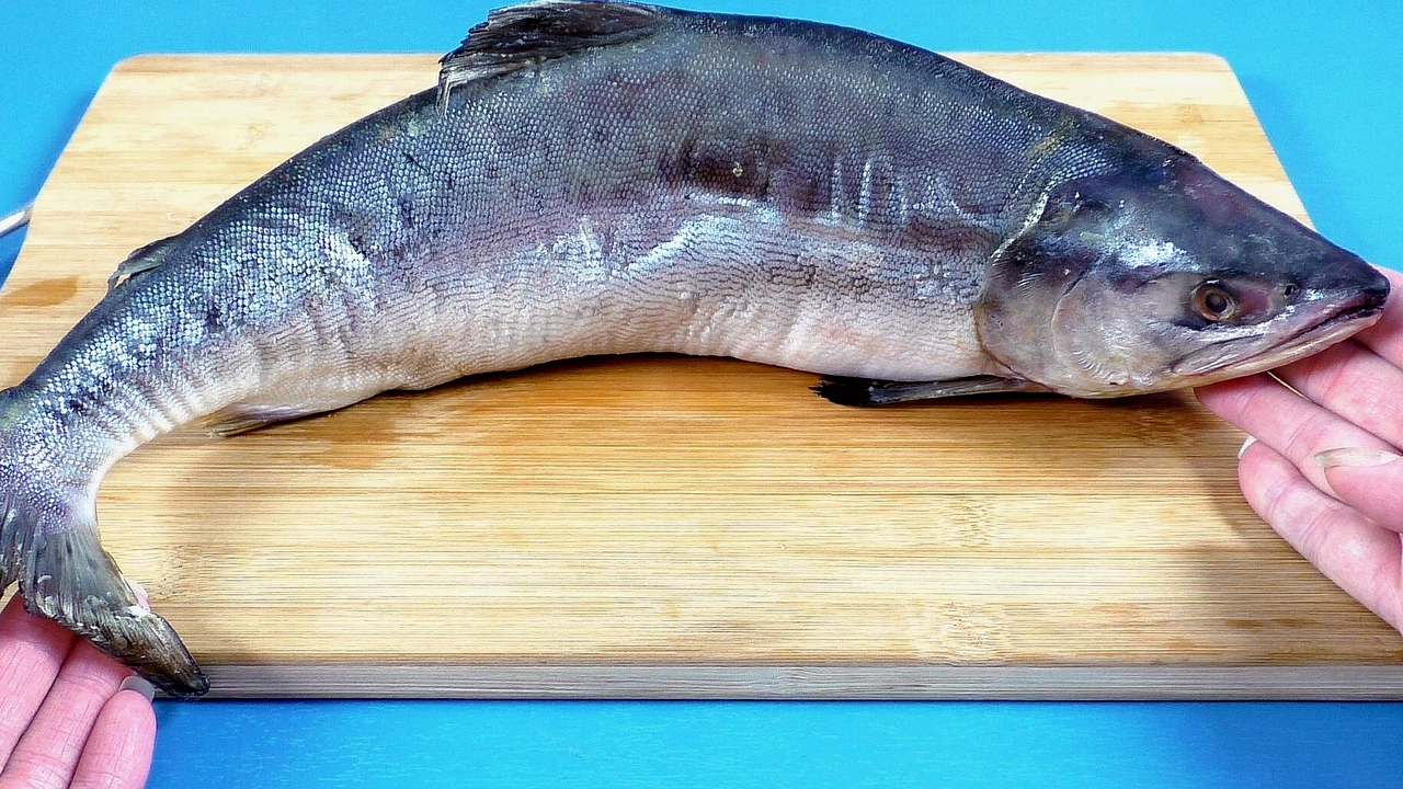 Знала бы раньше готовила бы чаще! Сочная и нежная Горбуша с овощами в духовке. Самый простой рецепт