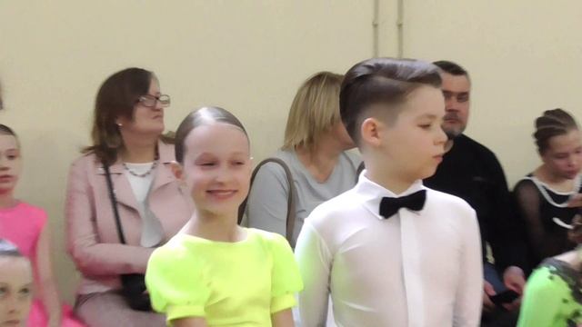 В ожидании выхода на паркет