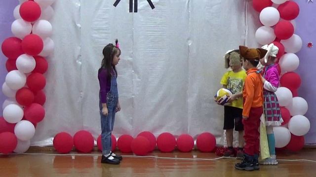 КАК СНЕЖИНКИ ПОПАДАЮТ НА ПРАЗДНИК