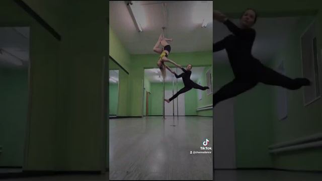 Pole Dance. Duo