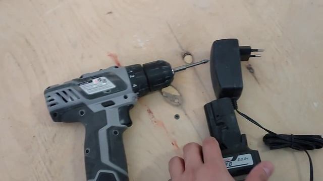 Краткий обзор и отзыв о шуруповерте Интерскол да-18эр