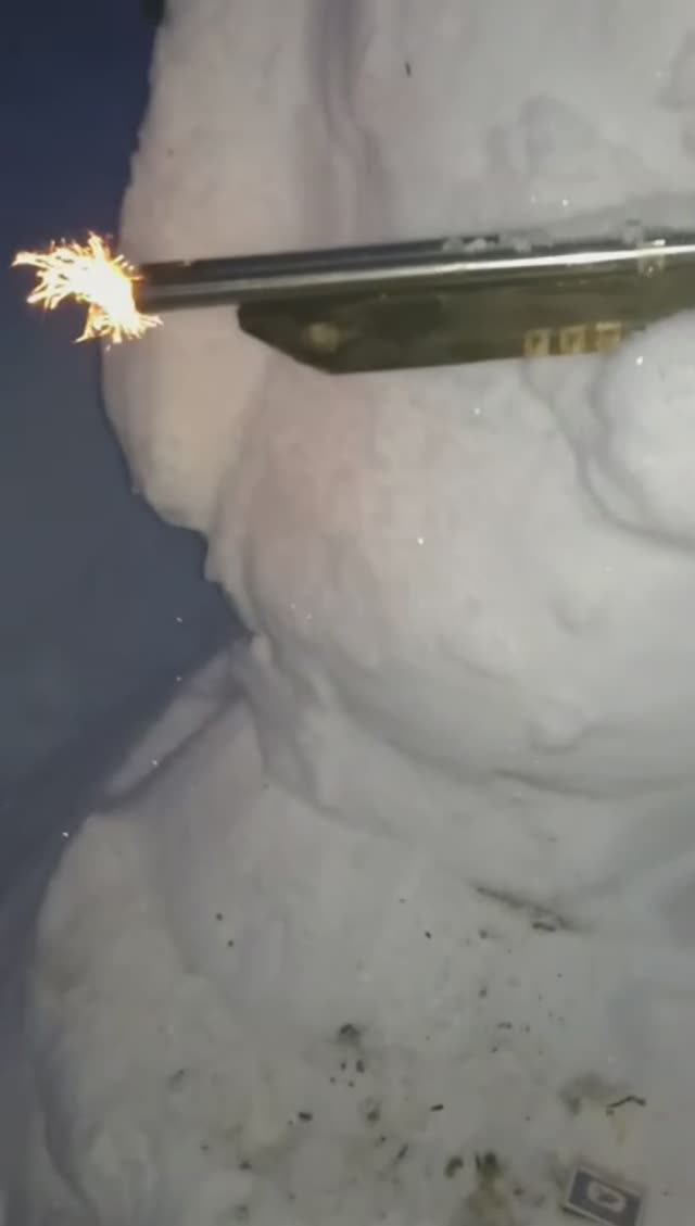 Снеговик стреляет из дробовика-3???