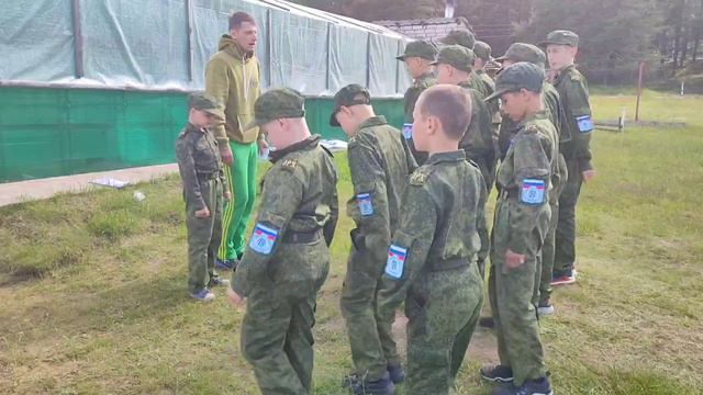 Взвод разучивает строевую песню. ДПВПЛ "Архистратиг", 23.06.2024 г.