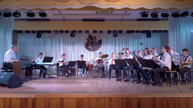 Эстрадно - джазовый ансамбль _СоЛяМиО Бенд_К. Карлсон «Кристи»; Ж. Косма «Опавшие листья»,.mp4