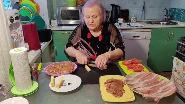 Куриные рулетики с сыром и помидором