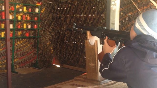 Стрельба в тире. Первая попытка.mp4