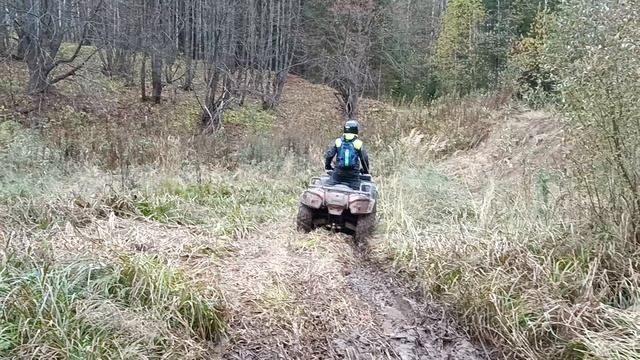 преодоление крутых спусков и подъемов на квадре