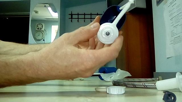 Клапан подачи воды в сливной бачок унитаза! Нюансы!