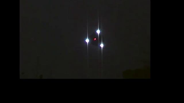 Треугольный НЛО. Четкое видео. Tr3B