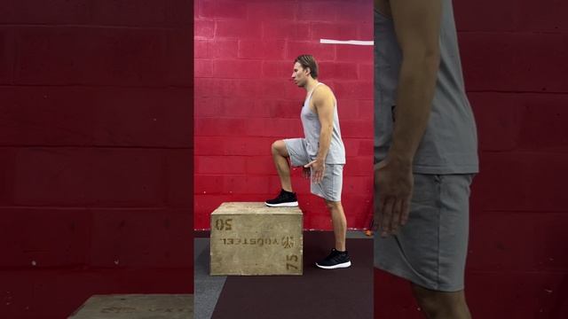 Зашагивание на возвышенность, нога сзади