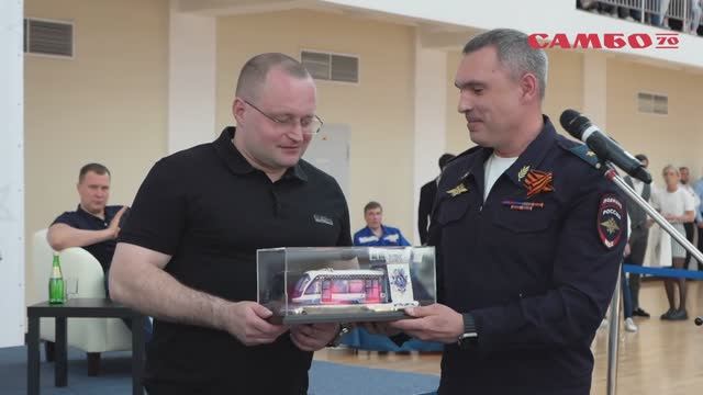 Дорогой мира, спорта и добра!