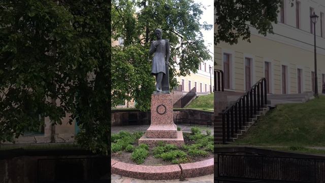 Памятник Лермонтову в Пензе: дань великому поэту