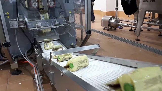 Упаковка творога в пакет оборудование Сигнал-Пак 2020