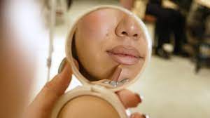 Как сделать пухлые губы с помощью макияжа