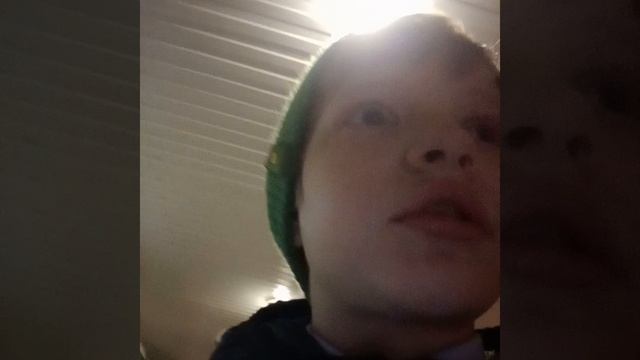 мой друг угадывает футболиста из Норвегии